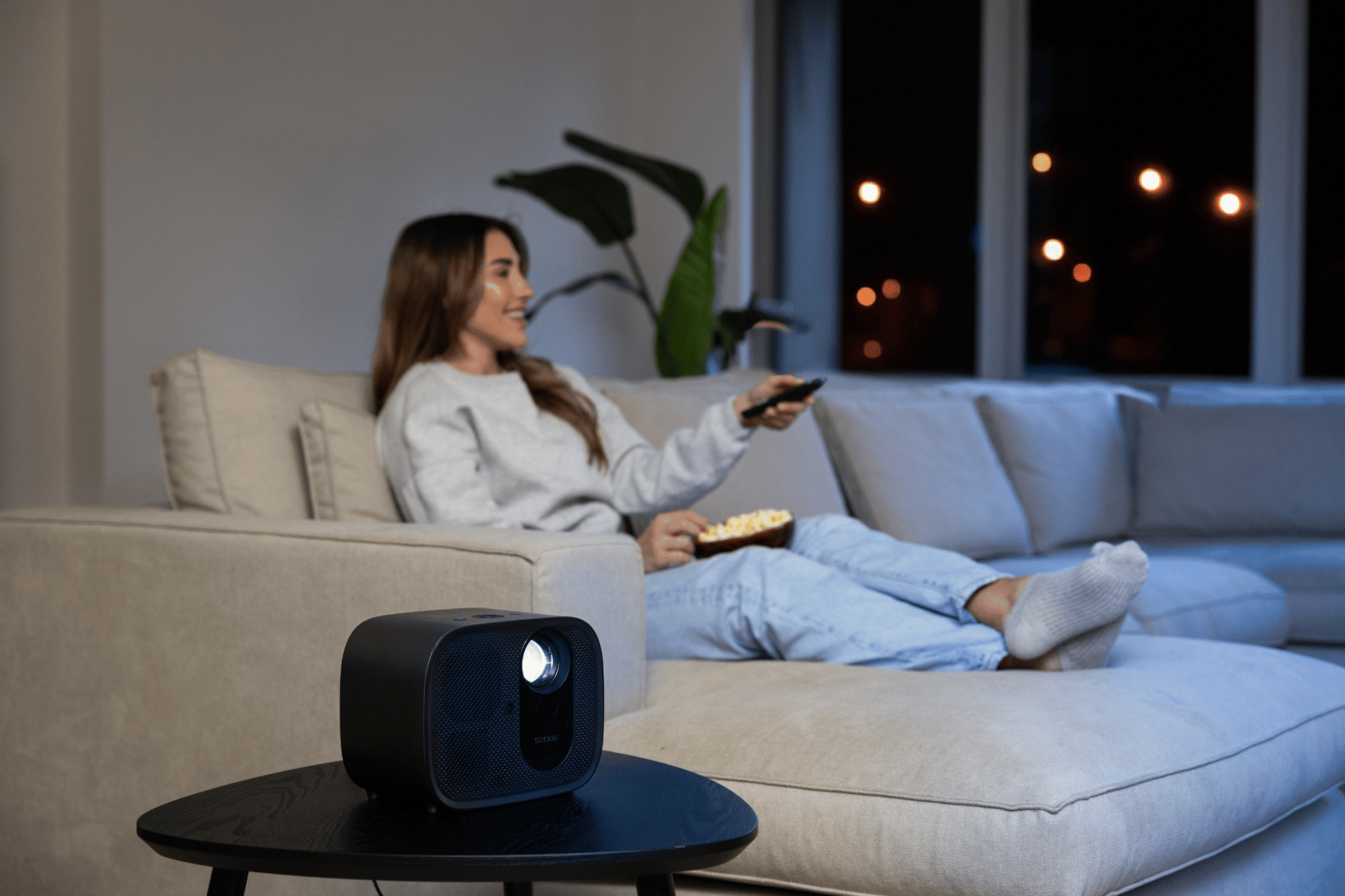 STOBE: Dé draagbare mini beamer voor de ultieme filmavond – STOBE.NL